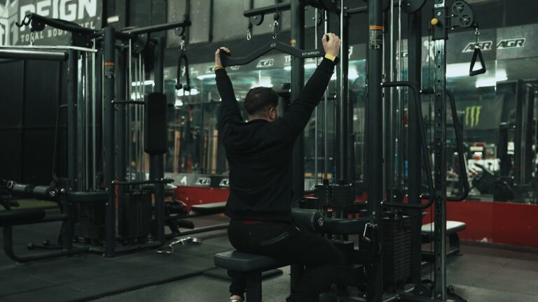 ᐈ Remo Sentado en Polea con Agarre Abierto ⚡️ Vídeo + Guía