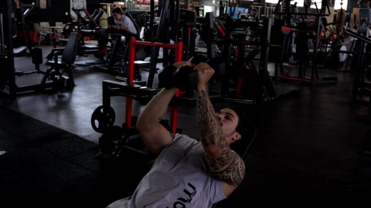 ᐈ Mejores Ejercicios de Pecho con Mancuernas ® 2025